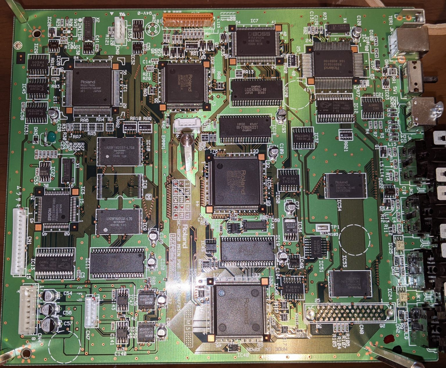 Roland SC-8850の修理：電解コンデンサ交換 | ごはんたべよ
